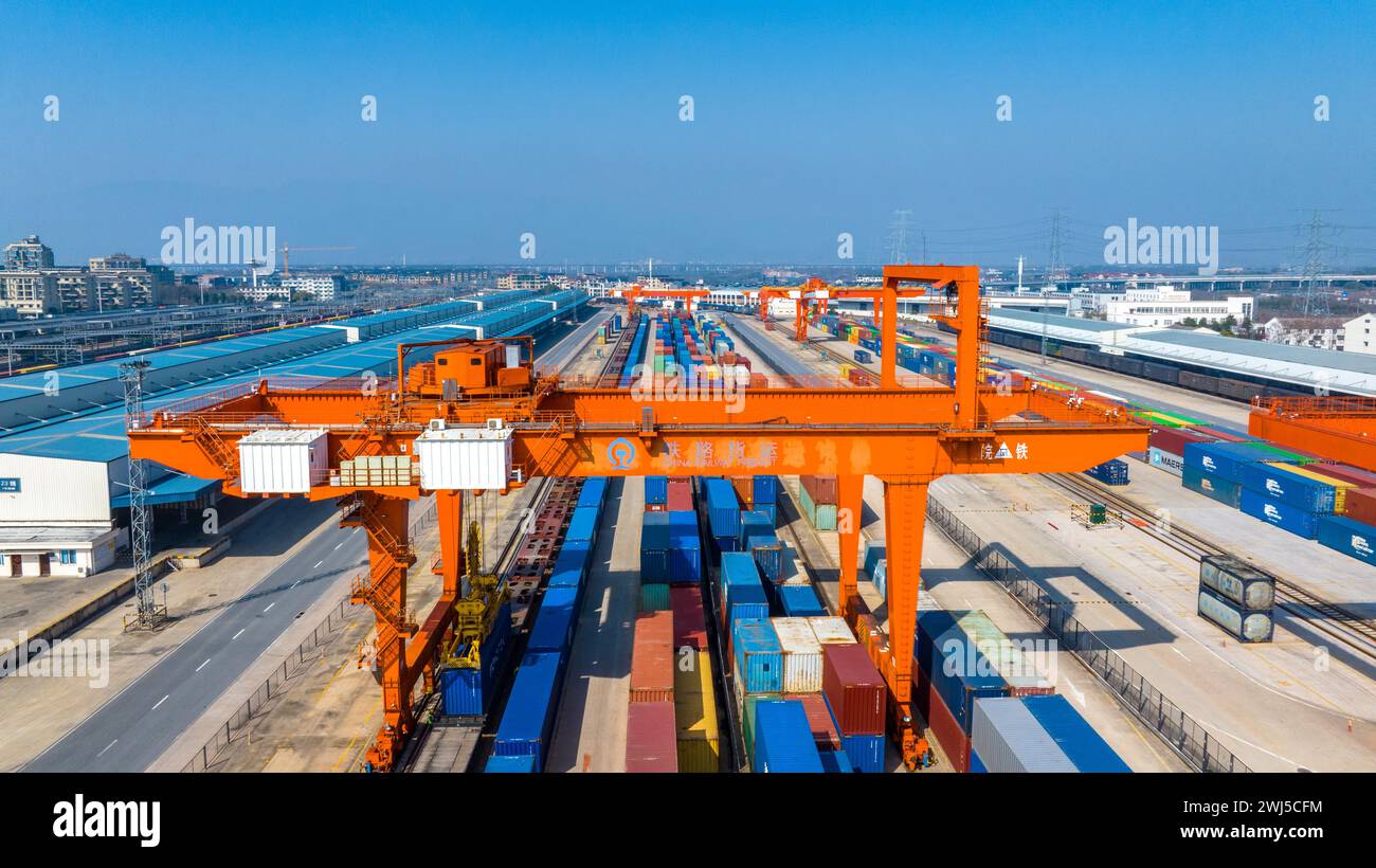 Jinhua launched its first China-Europe freight train of the Year of the ...