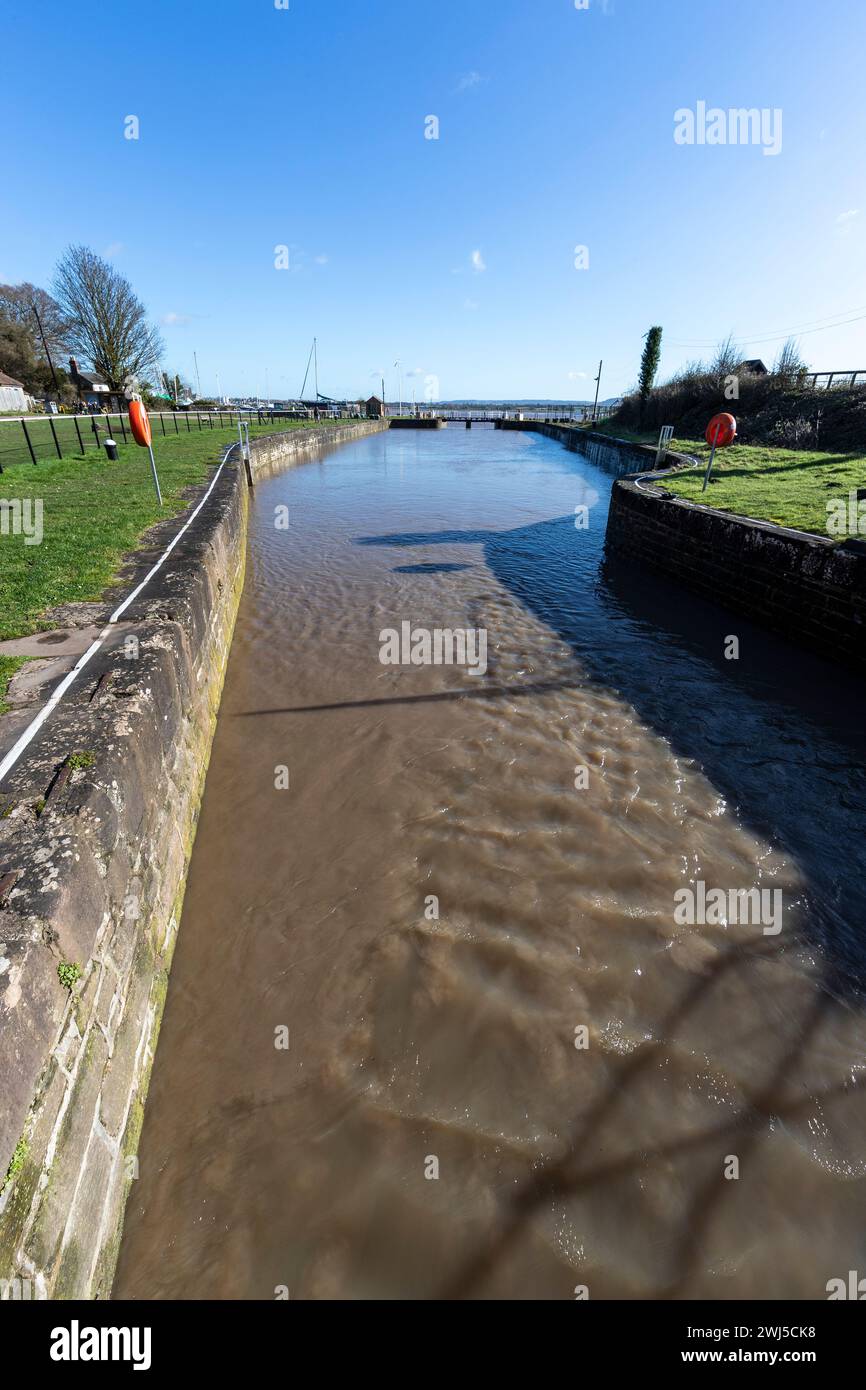 Main river lock now operational again after many years broken fills ...