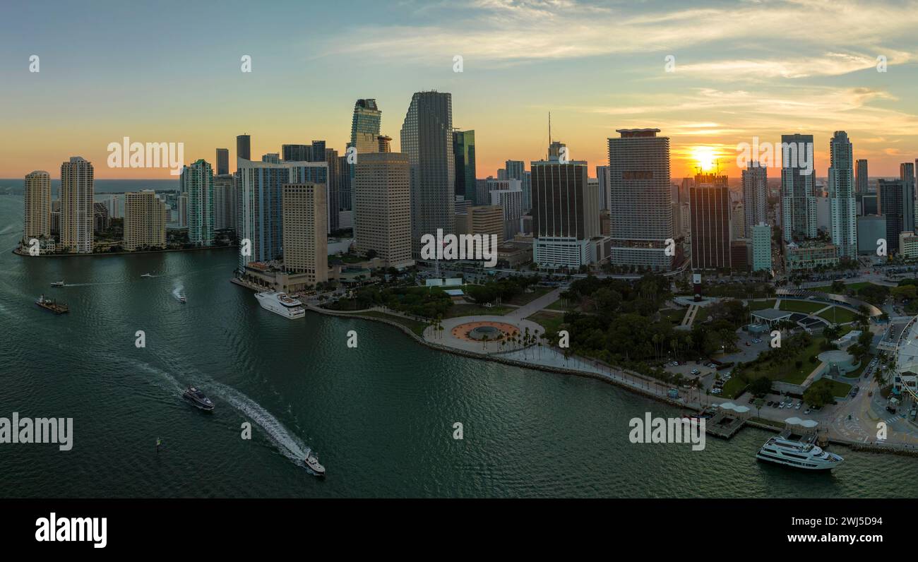 Evening urban landscape of downtown district of Miami Brickell in ...