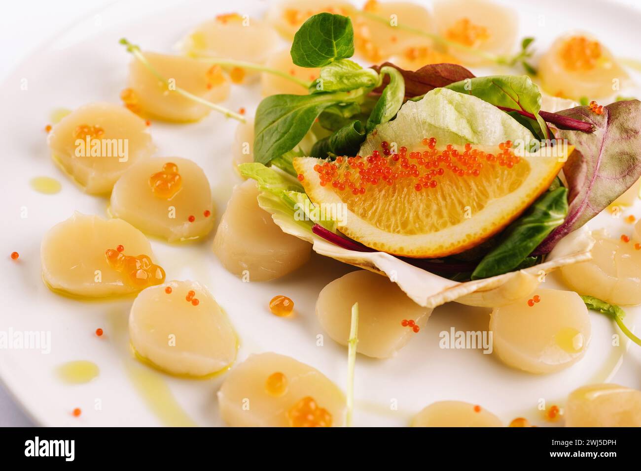 Scallops and caviar hi-res stock photography and images - Alamy
