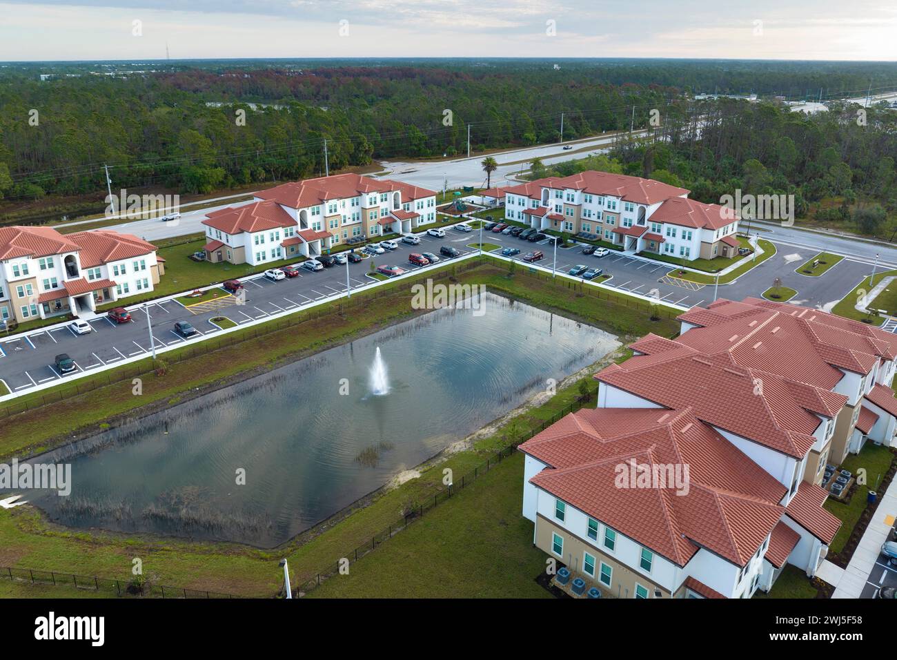 Florida suburban condos car parking hi-res stock photography and images ...