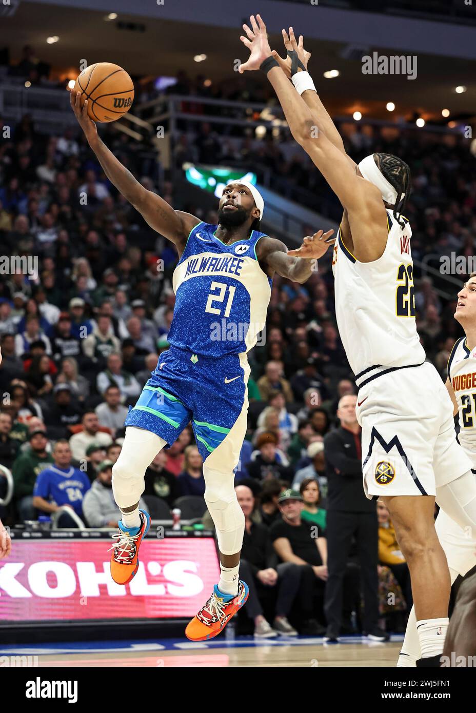 Milwaukee, USA. 12th Feb, 2024. Milwaukee Bucks guard Patrick Beverly ...