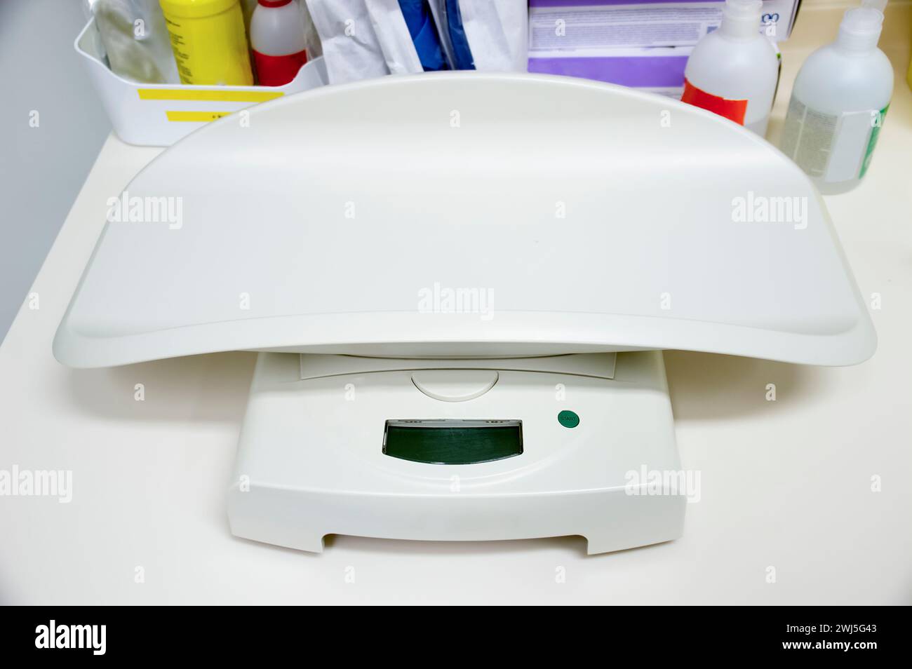 Digital baby scales at hospital Stock Photo - Alamy