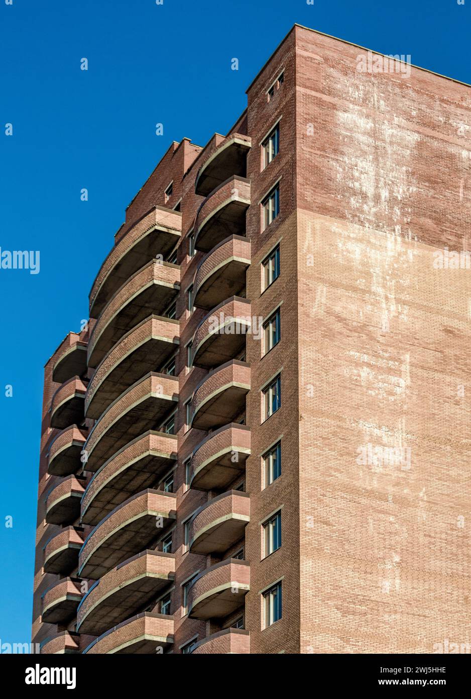 Tall residential building during quarantine coronavirus Stock Photo - Alamy