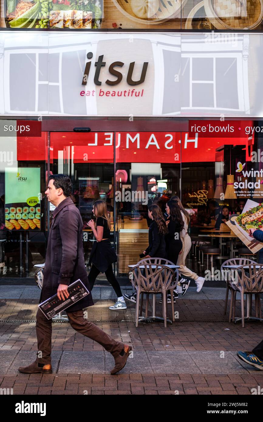 Itsu logo hi-res stock photography and images - Alamy