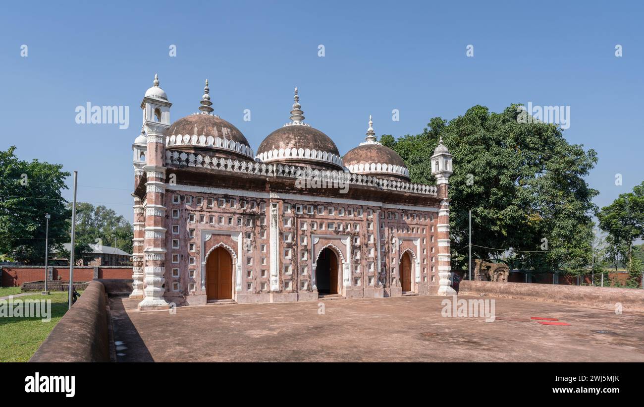 Scenic landscape view of ancient Nayabad mosque on a bright morning ...