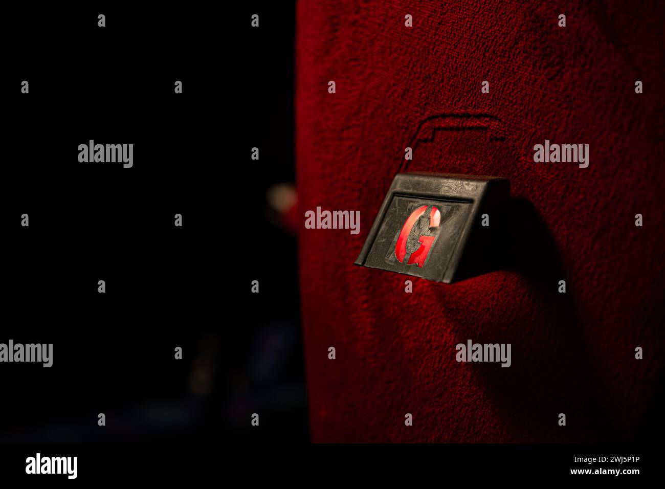 G is a symbol indicating rows of seats in the cinema for those who can ...