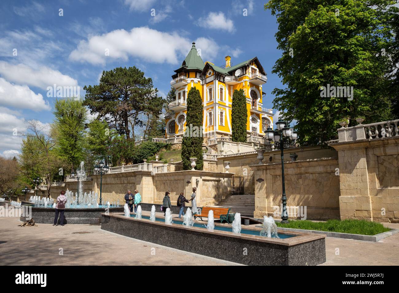 Russian dacha hi-res stock photography and images - Alamy