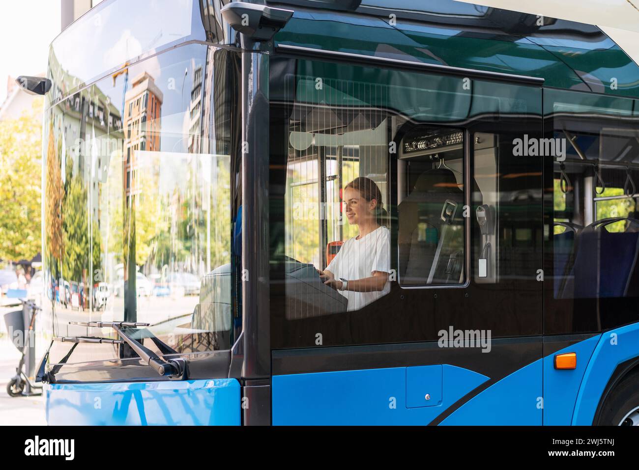 Driving bus female hi-res stock photography and images - Alamy