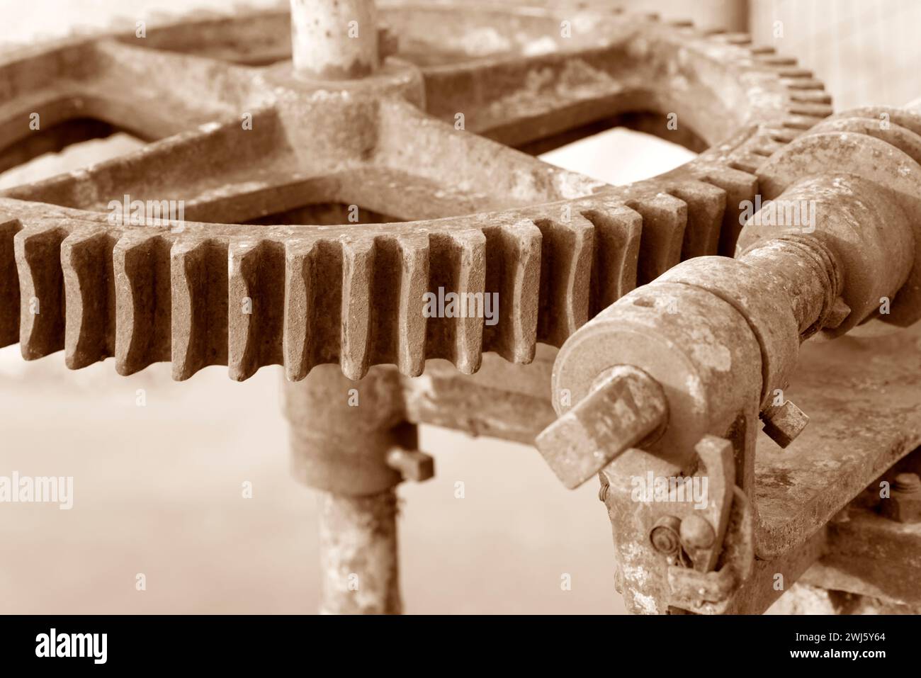 Old Rusty Gear Wheels Stock Photo - Alamy