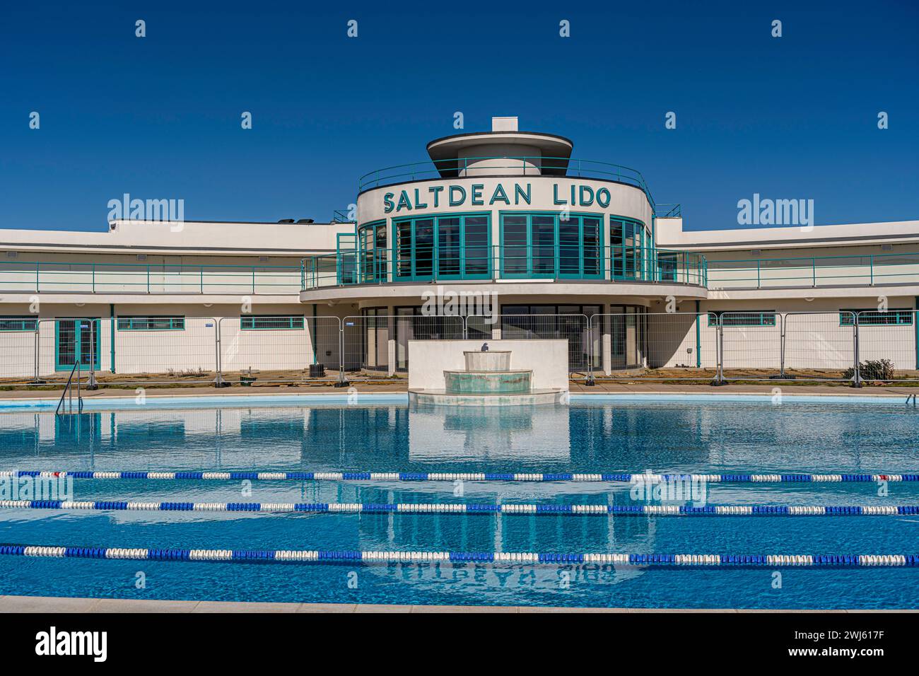 Saltdean outdoor swimming pool hi-res stock photography and images - Alamy