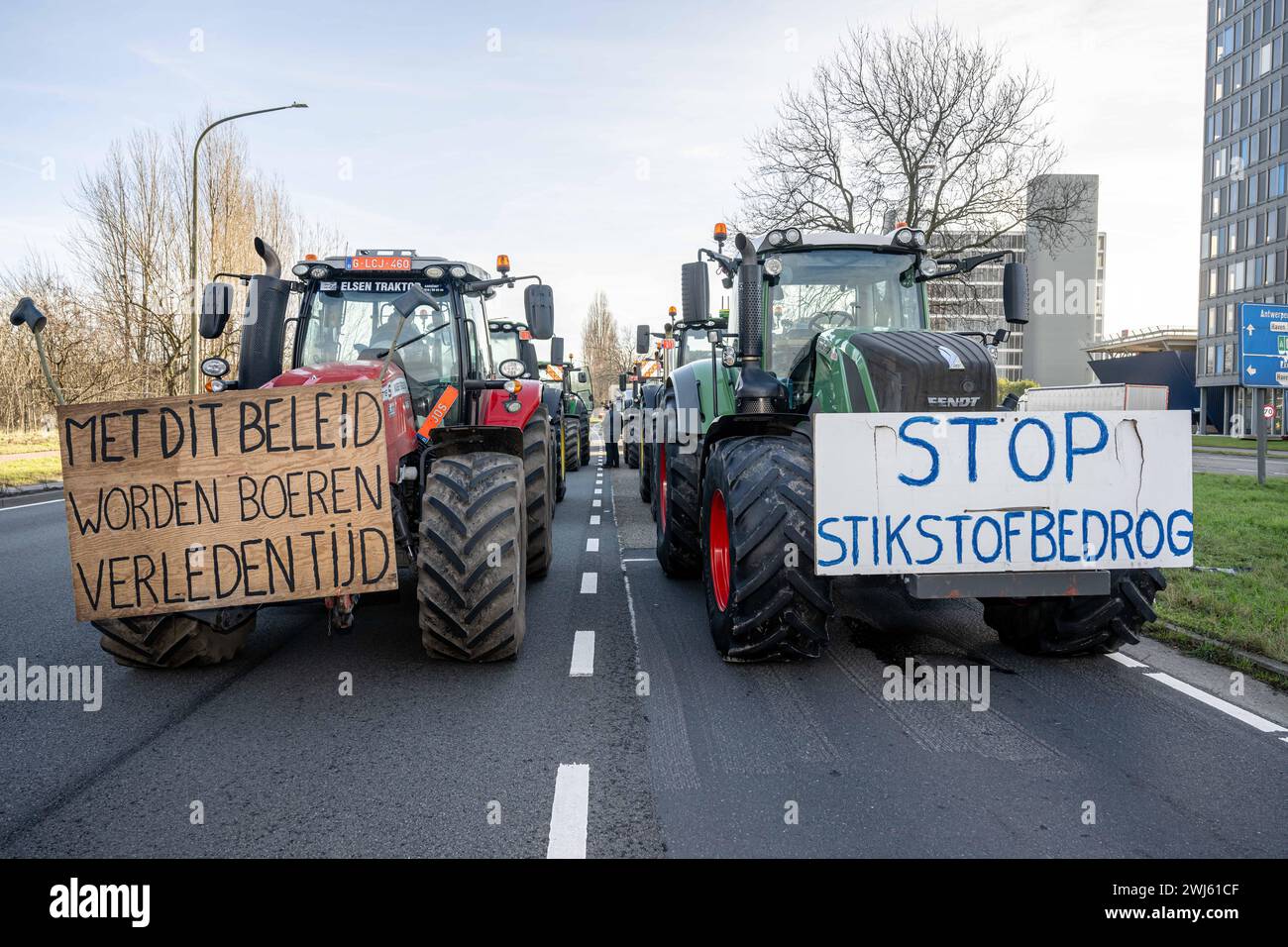 Antwerp, Belgium. 13th Feb, 2024. Farmers take their tractors to the ...