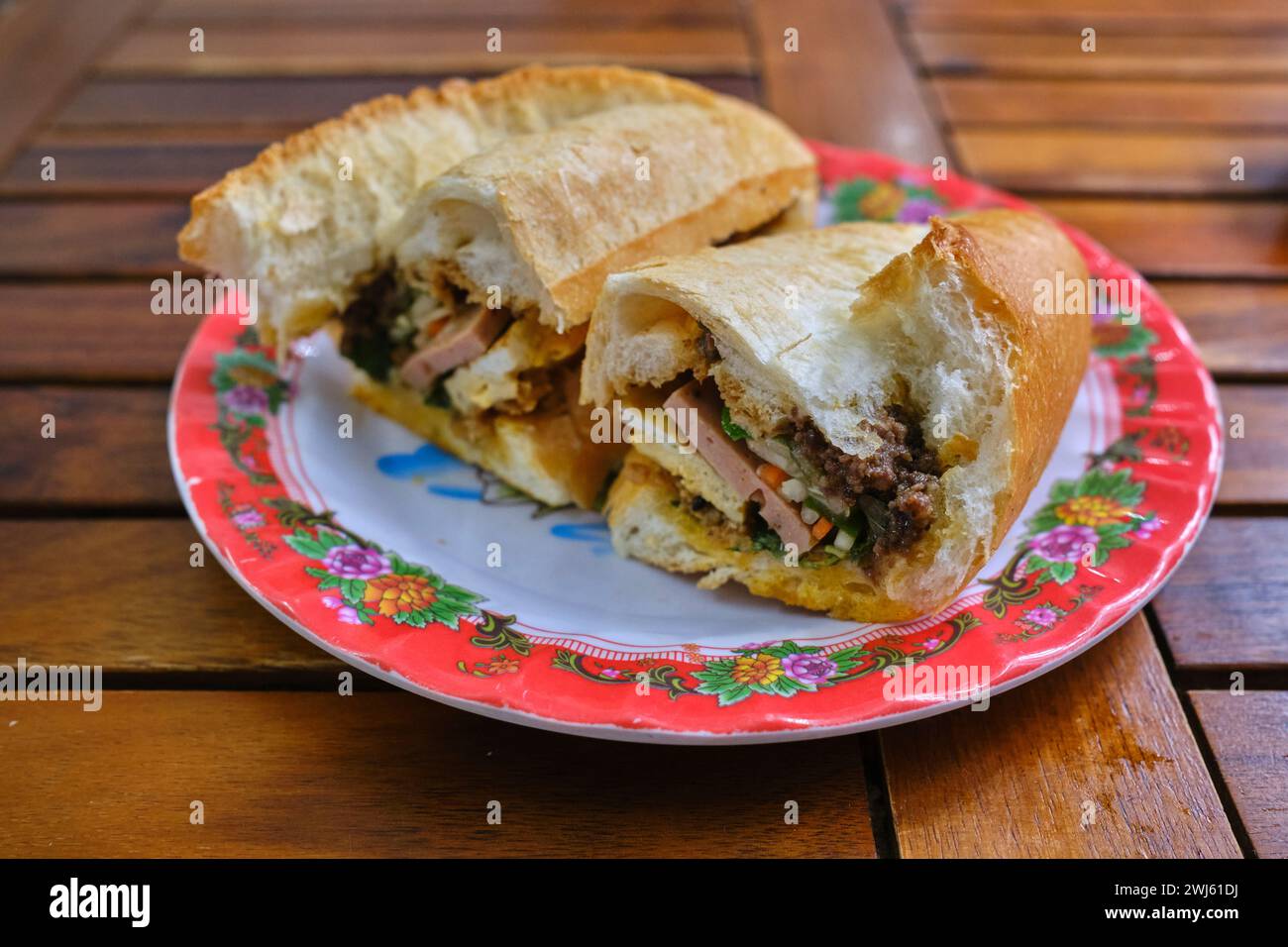 Vietnamese roll / sandwich (banh mi / bánh mì Stock Photo - Alamy