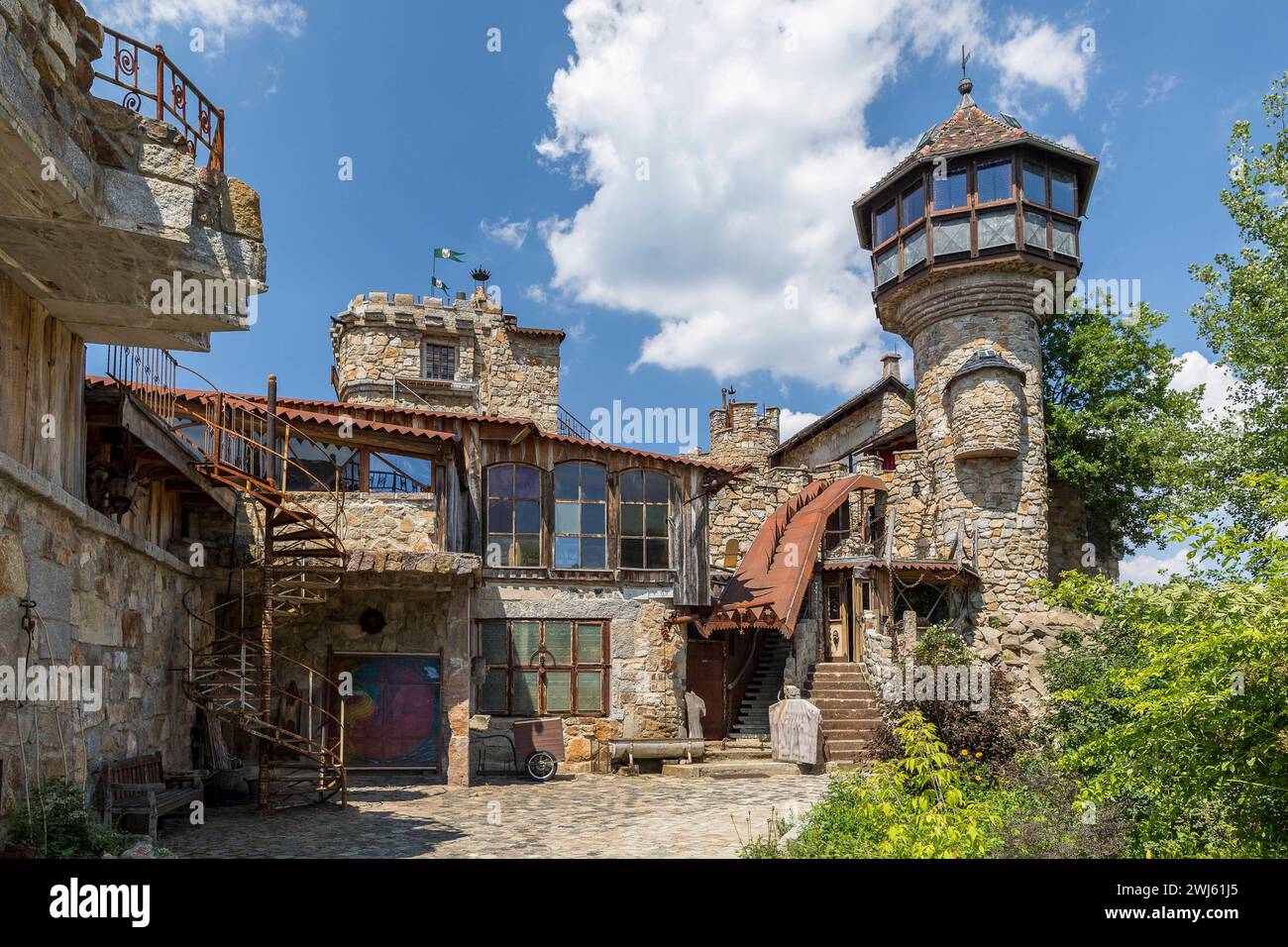 neu erbaute Burg im Stil einer Slawenburg, Jakubzburg in Mortka, Lohsa ...