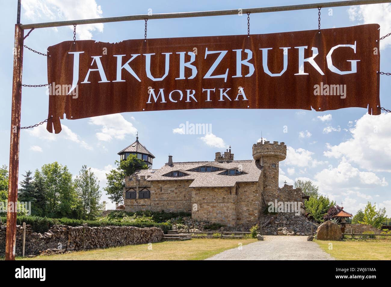 neu erbaute Burg im Stil einer Slawenburg, Jakubzburg in Mortka, Lohsa ...