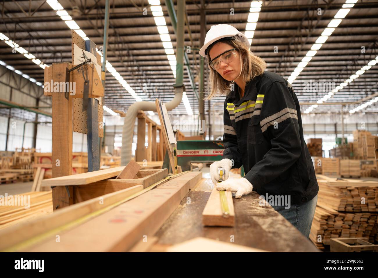 Wood cutter hi-res stock photography and images - Alamy