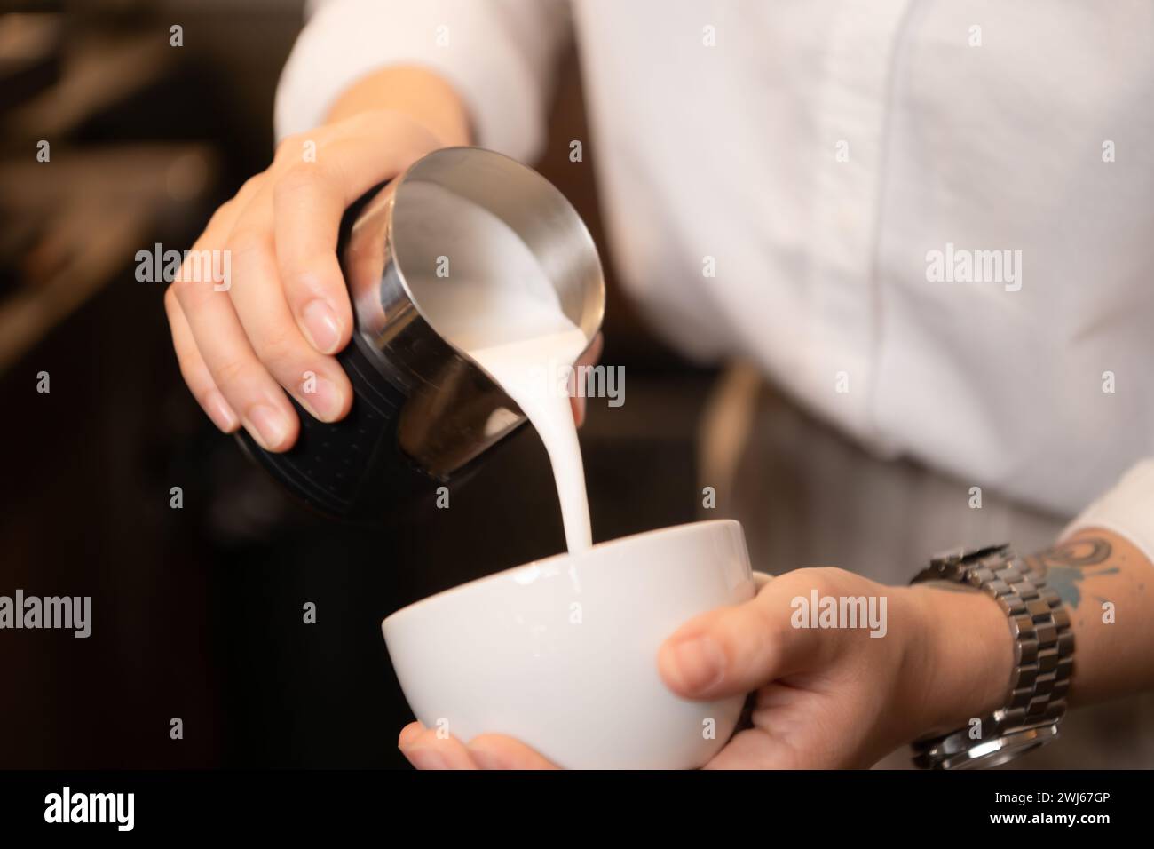 Coffee shop employee hi-res stock photography and images - Alamy
