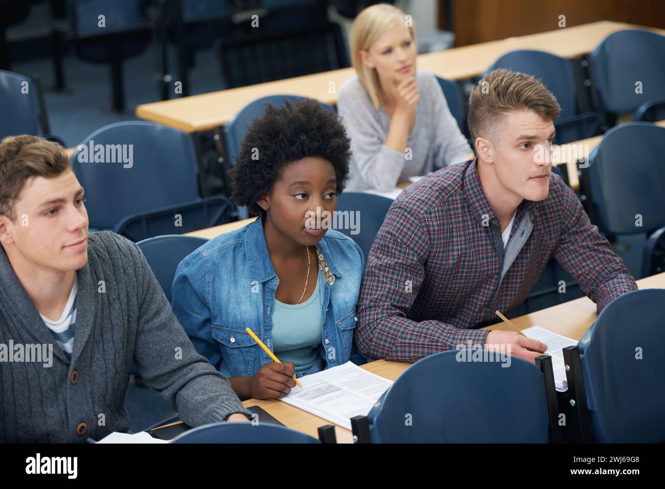 School students listen lecture hi-res stock photography and images - Alamy