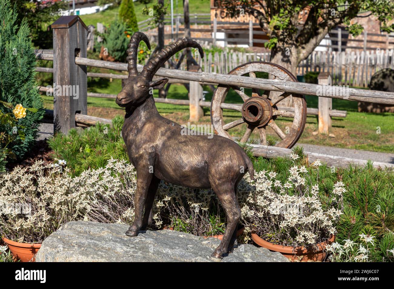 Ibex statue hi-res stock photography and images - Alamy