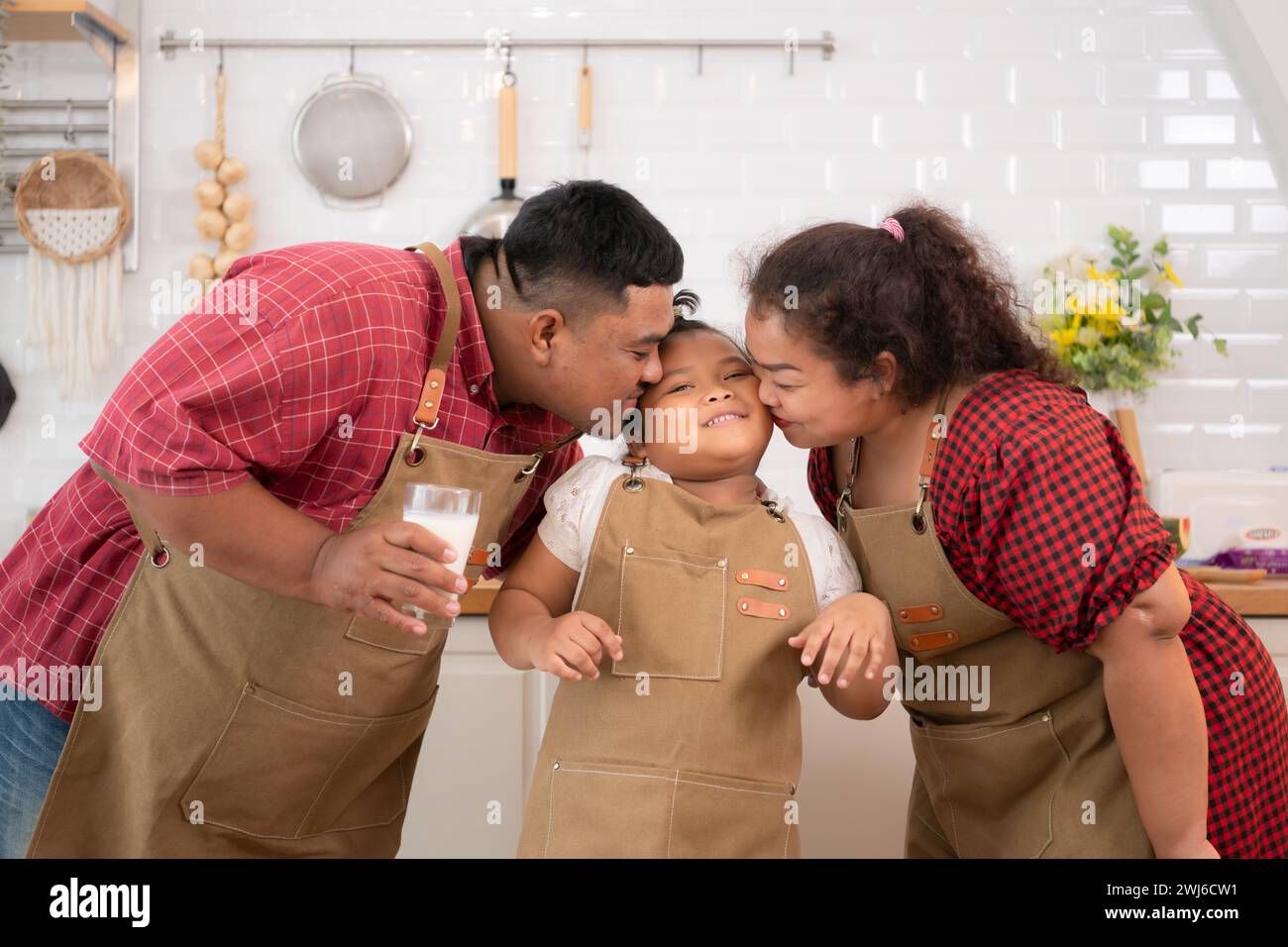 A plus-size family with a father wearing a prosthetic leg, Eat together ...