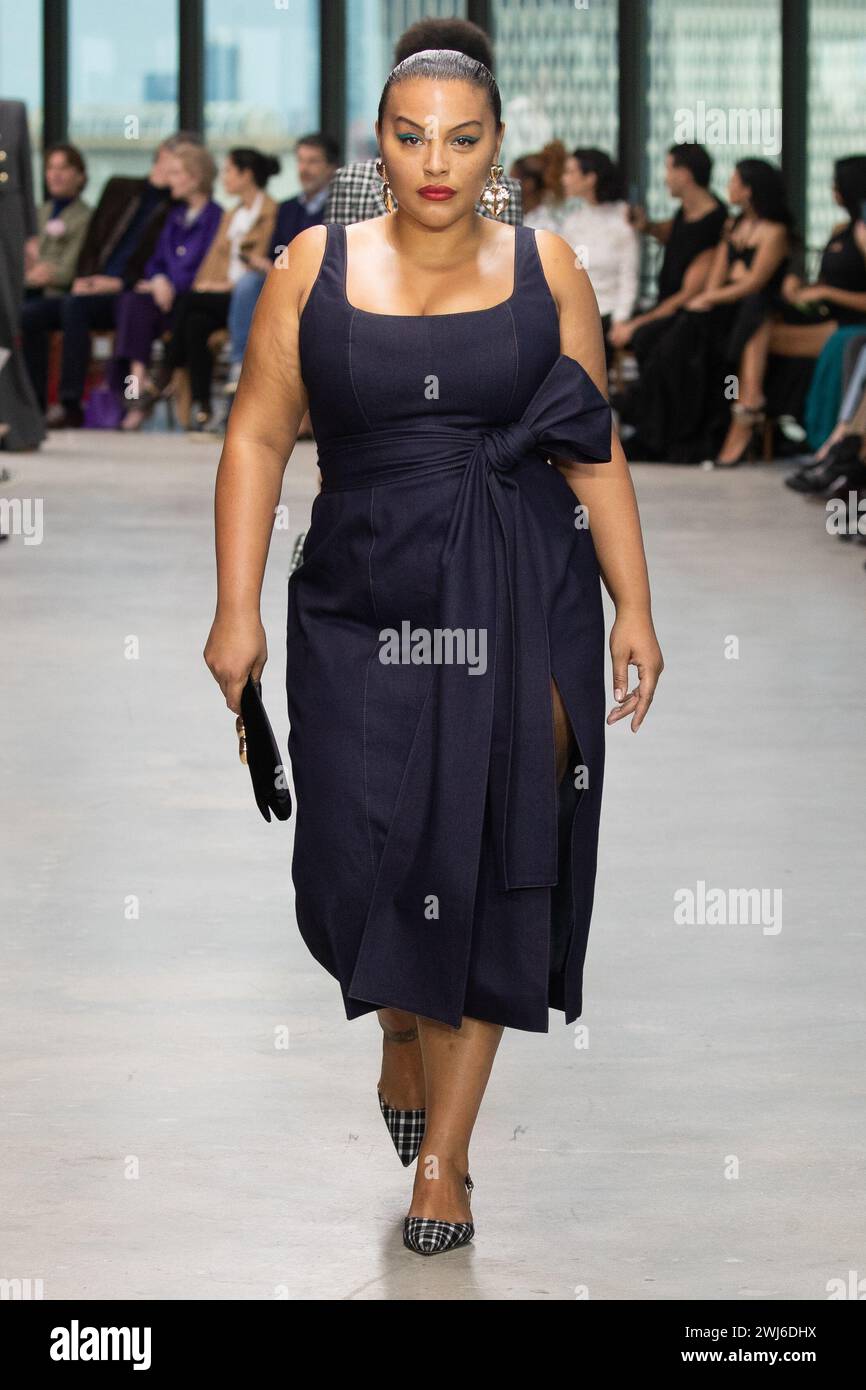 Model Paloma Elsesser walks on the runway at the Carolina Herrera ...