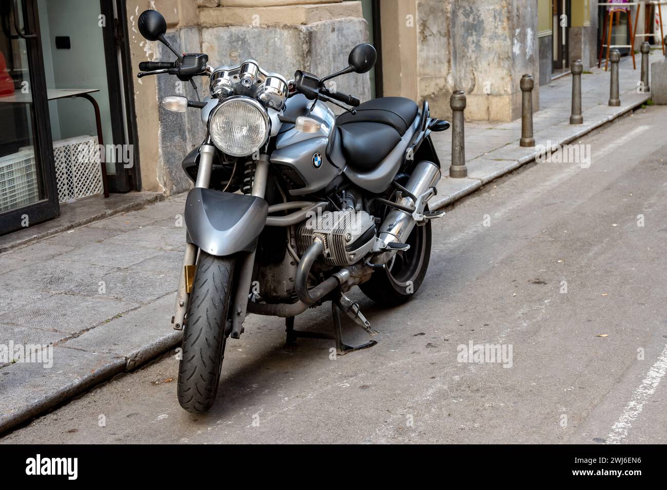 Commuting motorcycle hi-res stock photography and images - Alamy