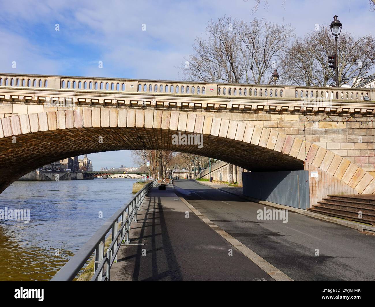 Pont Louis-Philippe, bridge crossing the Voie Georges Pompidou, former ...