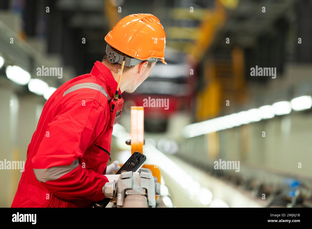 After the electric train is parked in the electric train repair shop ...