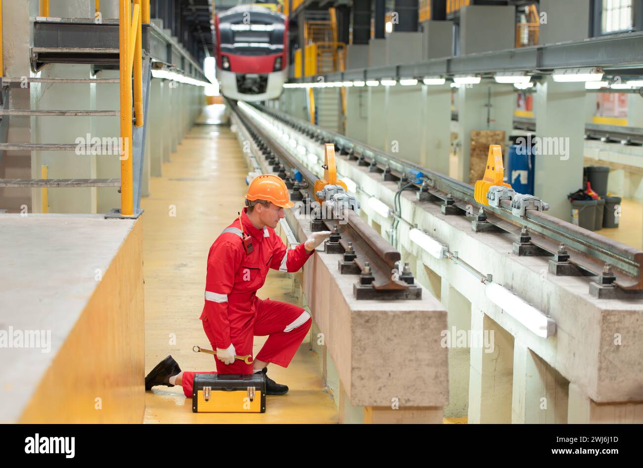 After the electric train is parked in the electric train repair shop ...