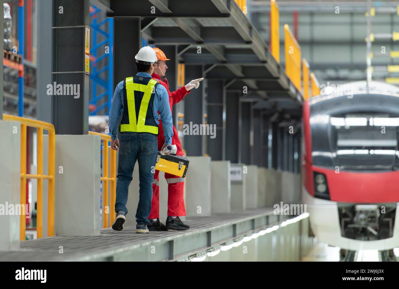 After the electric train is parked in the electric train repair shop ...