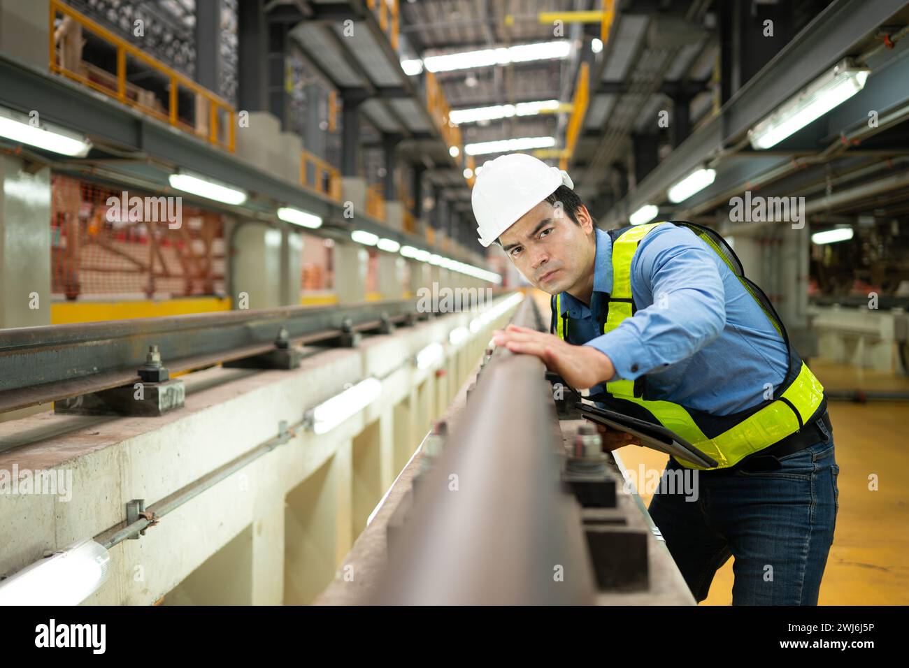 After the electric train is parked in the electric train repair shop ...