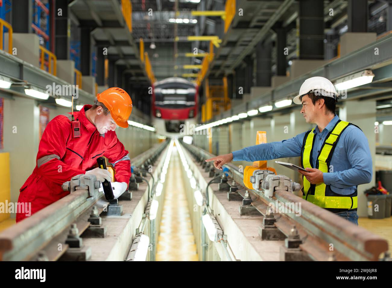 After the electric train is parked in the electric train repair shop ...