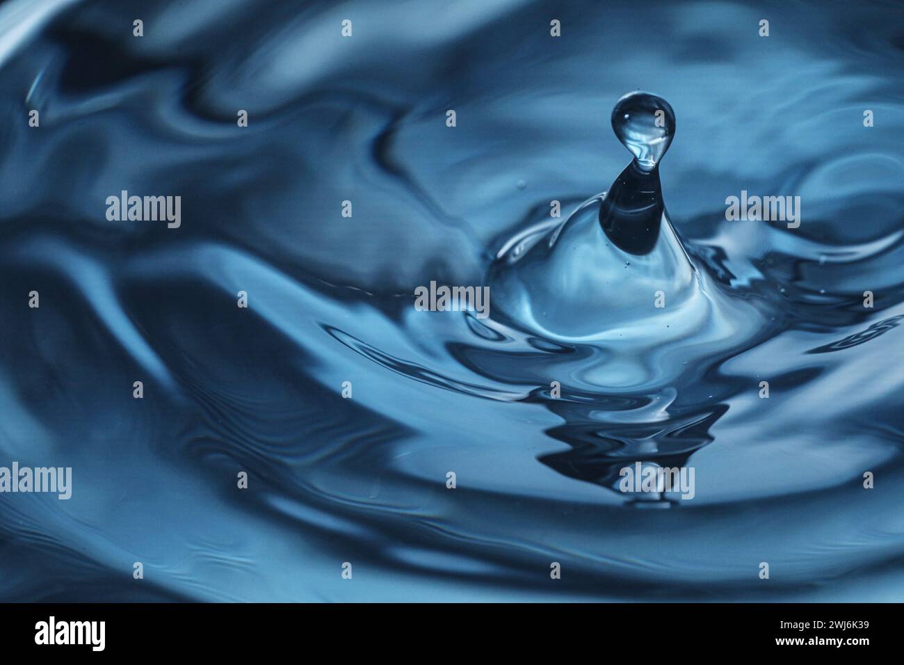 Waterdrop movement hi-res stock photography and images - Alamy
