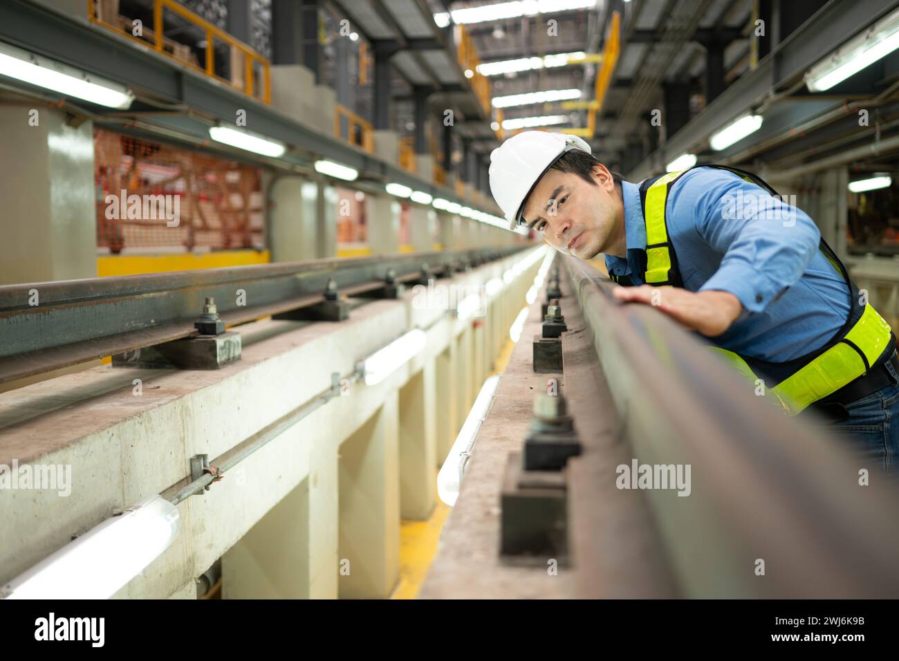 After the electric train is parked in the electric train repair shop ...