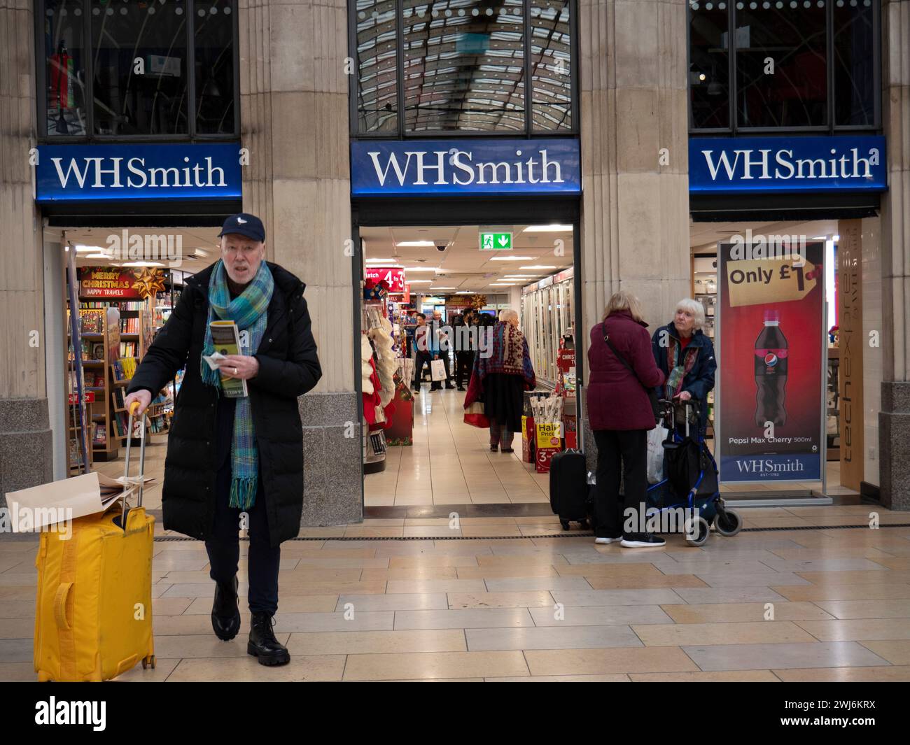Newsagent london station hi-res stock photography and images - Alamy