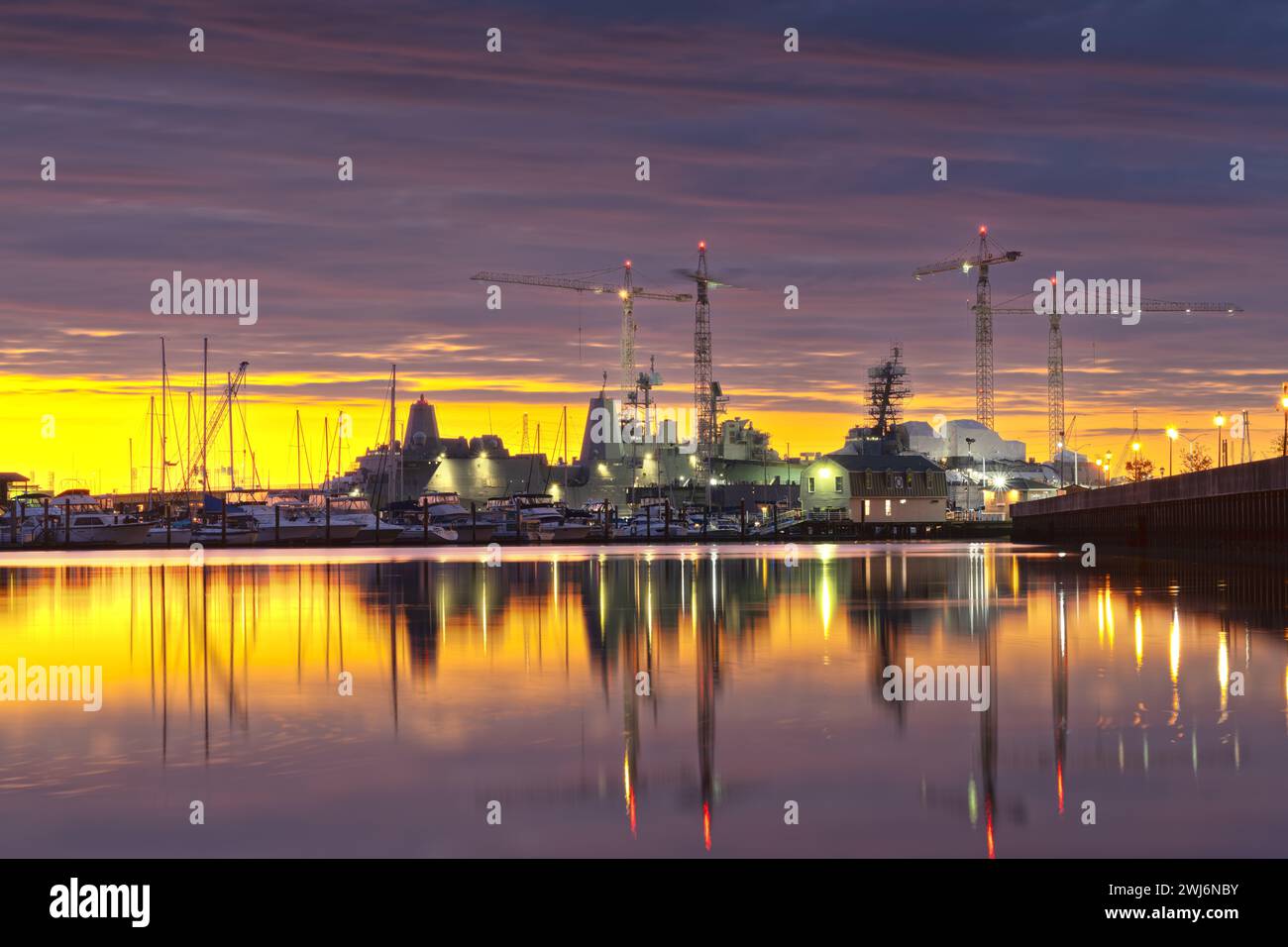 Norfolk naval shipyard hi-res stock photography and images - Alamy