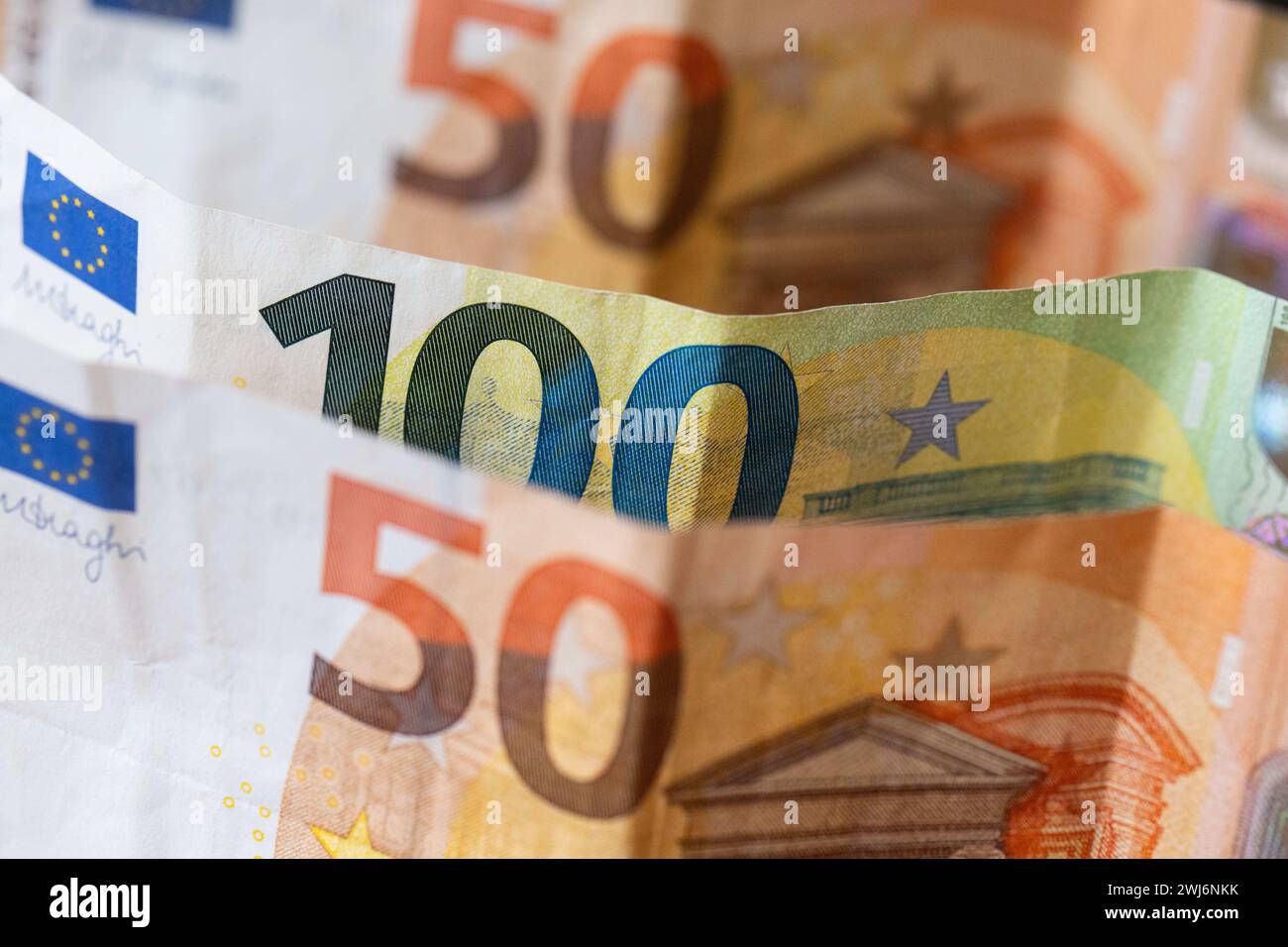 ILLUSTRATION - 13 February 2024, Hesse, Frankfurt/Main: Euro banknotes ...