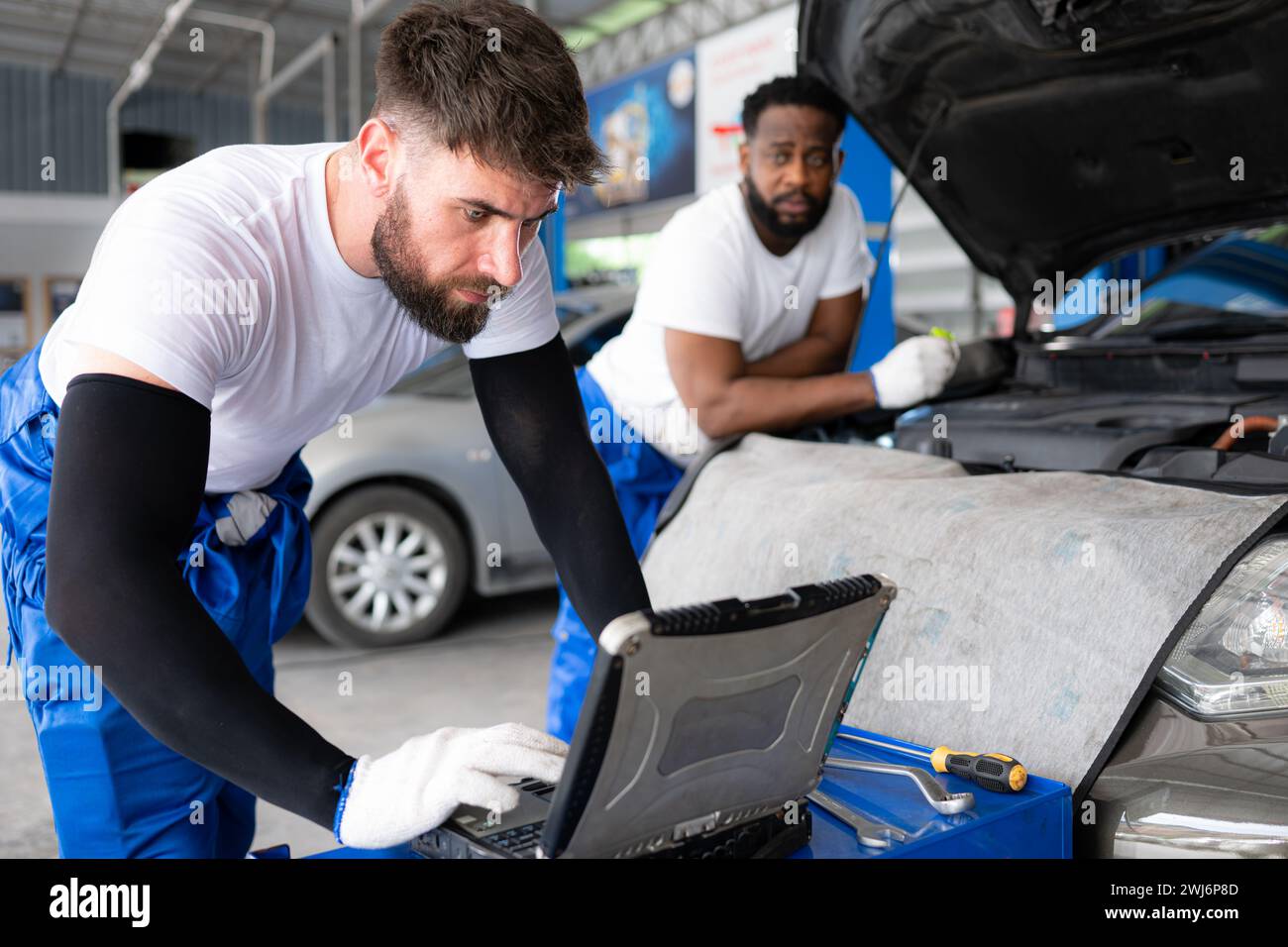 African kfz mechanic hi-res stock photography and images - Alamy