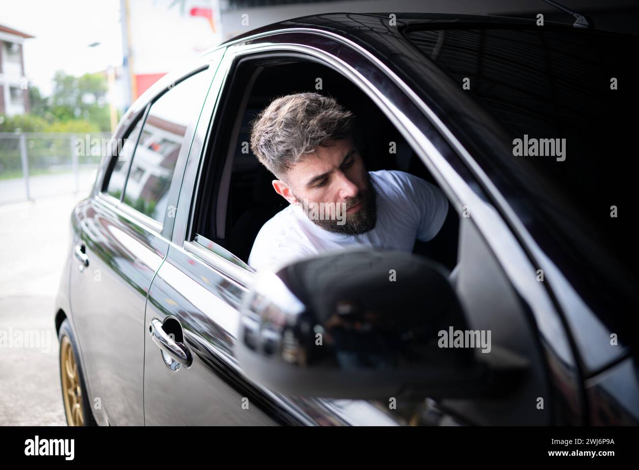 Car inside shop hi-res stock photography and images - Alamy
