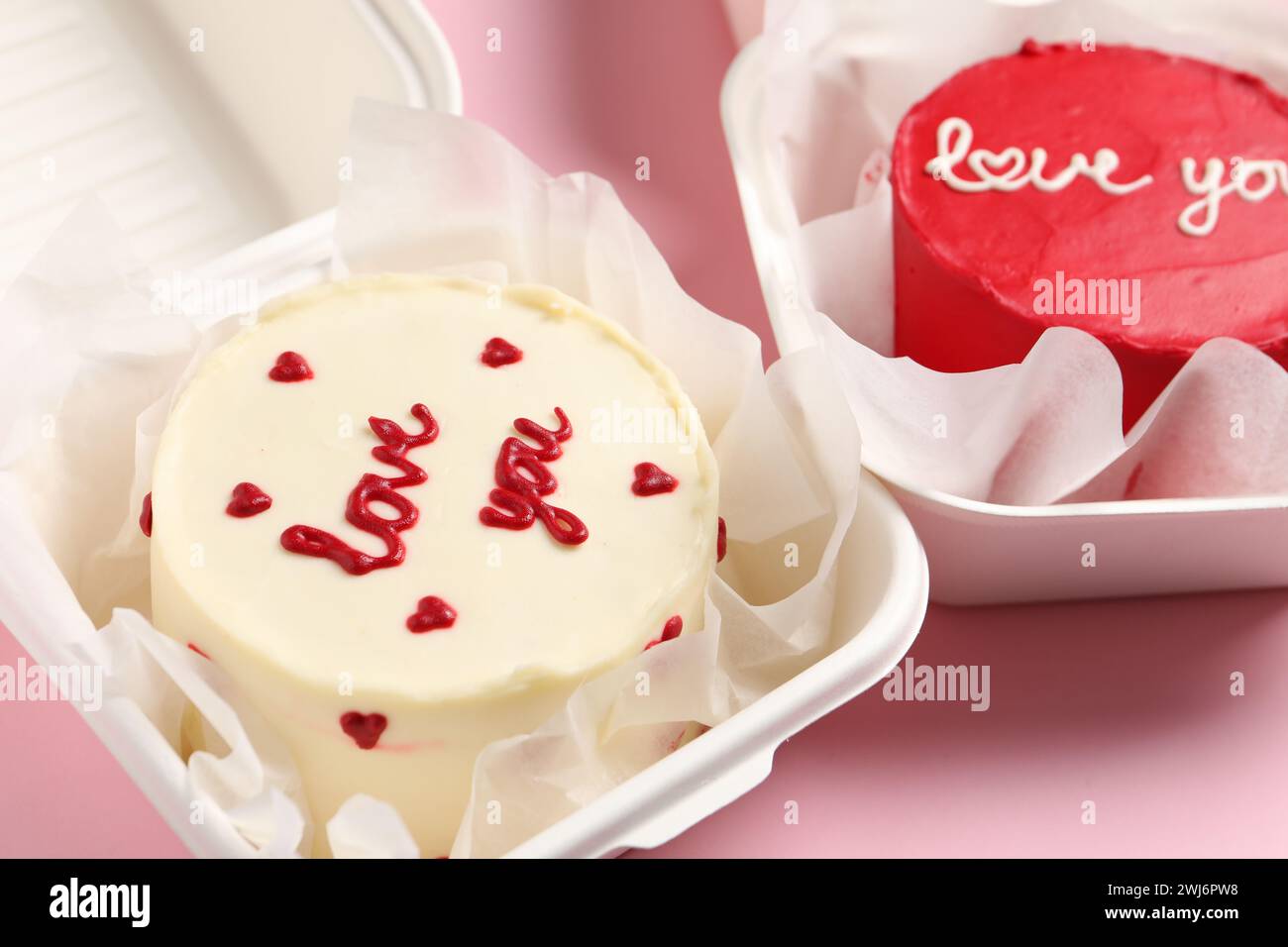 Takeaway boxes table hi-res stock photography and images - Alamy