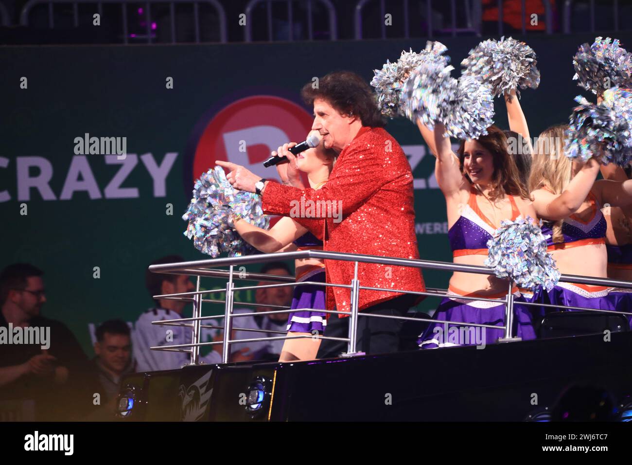 Olaf der Flipper bei American Ice Football - Das Event-Spektakel von ...