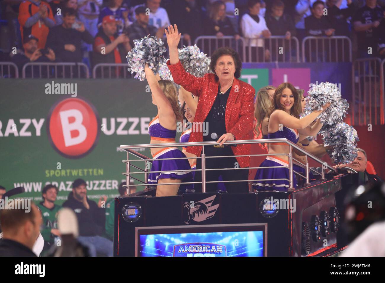 Olaf der Flipper bei American Ice Football - Das Event-Spektakel von ...