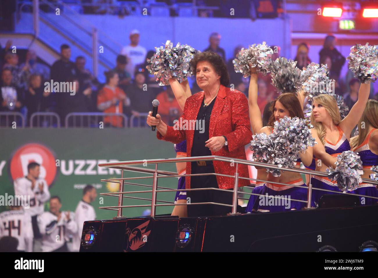 Olaf der Flipper bei American Ice Football - Das Event-Spektakel von ...