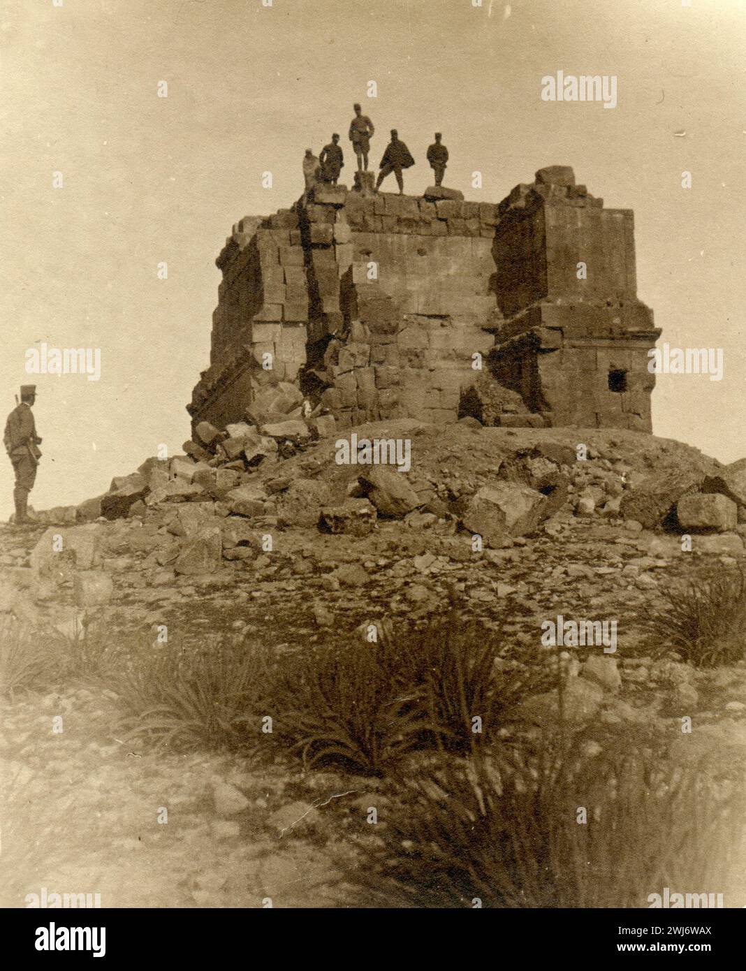 Italian war ruins hi-res stock photography and images - Alamy