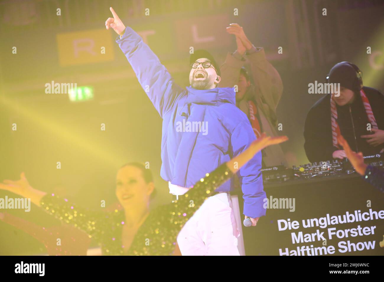 Mark Forster bei American Ice Football - Das Event-Spektakel von RTL in ...