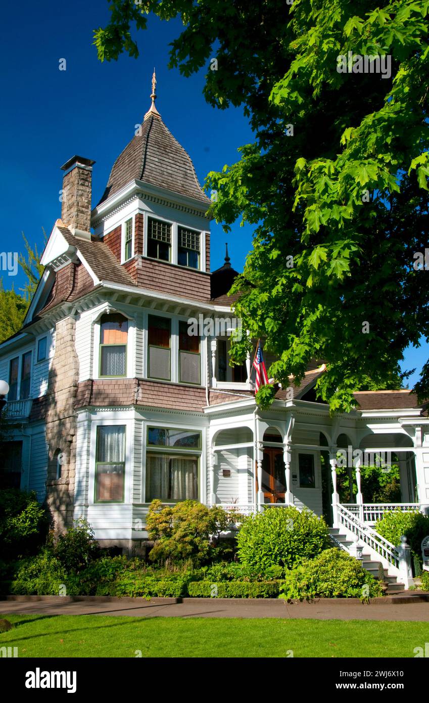 Deepwood estate house hi-res stock photography and images - Alamy