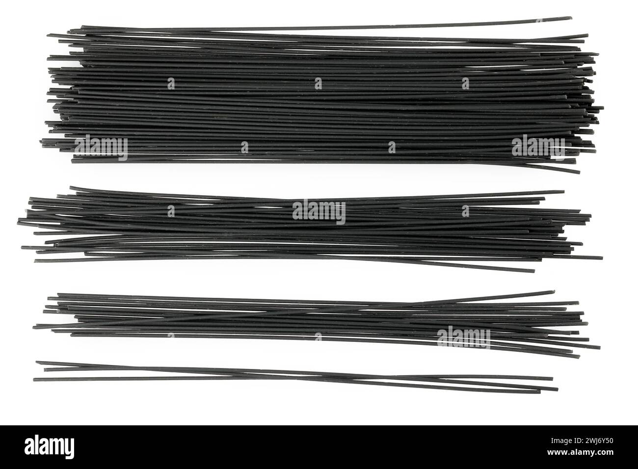 Black dry organic spaghetti cuttlefish hi-res stock photography and ...