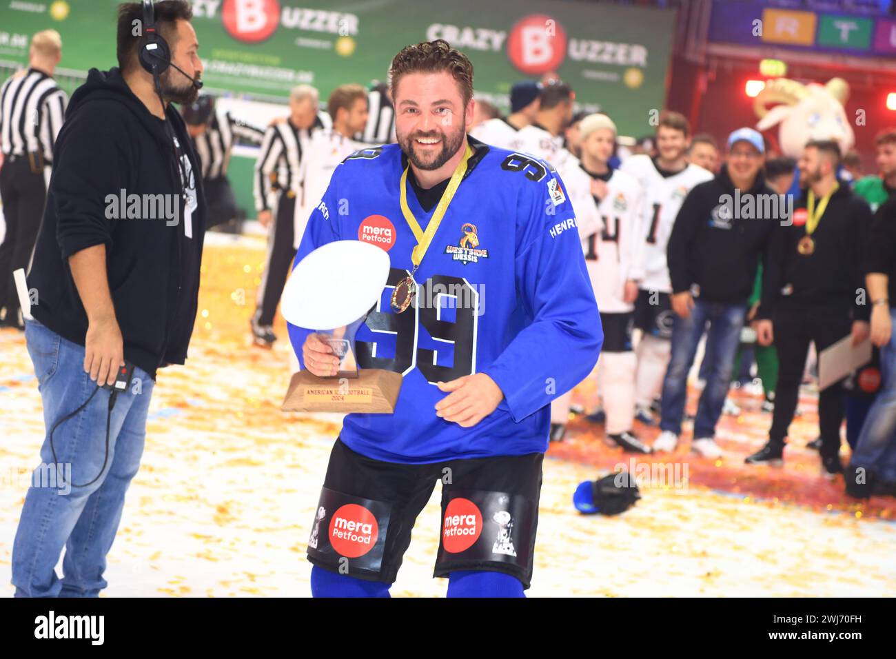 Benjamin Heinrich bei American Ice Football - Das Event-Spektakel von RTL in der SAP Arena ...