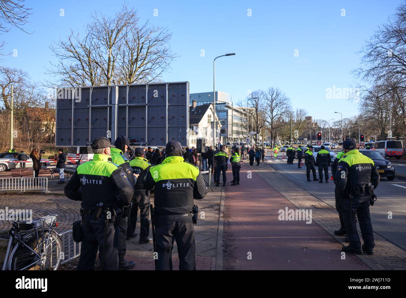 Cop in riot gear uniform hi-res stock photography and images - Alamy