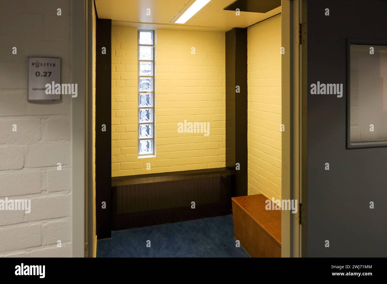 Woman handcuffs behind back hi-res stock photography and images - Alamy